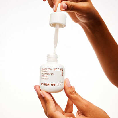Innisfree Black Tea Youth Enhancing Serum | Space NK