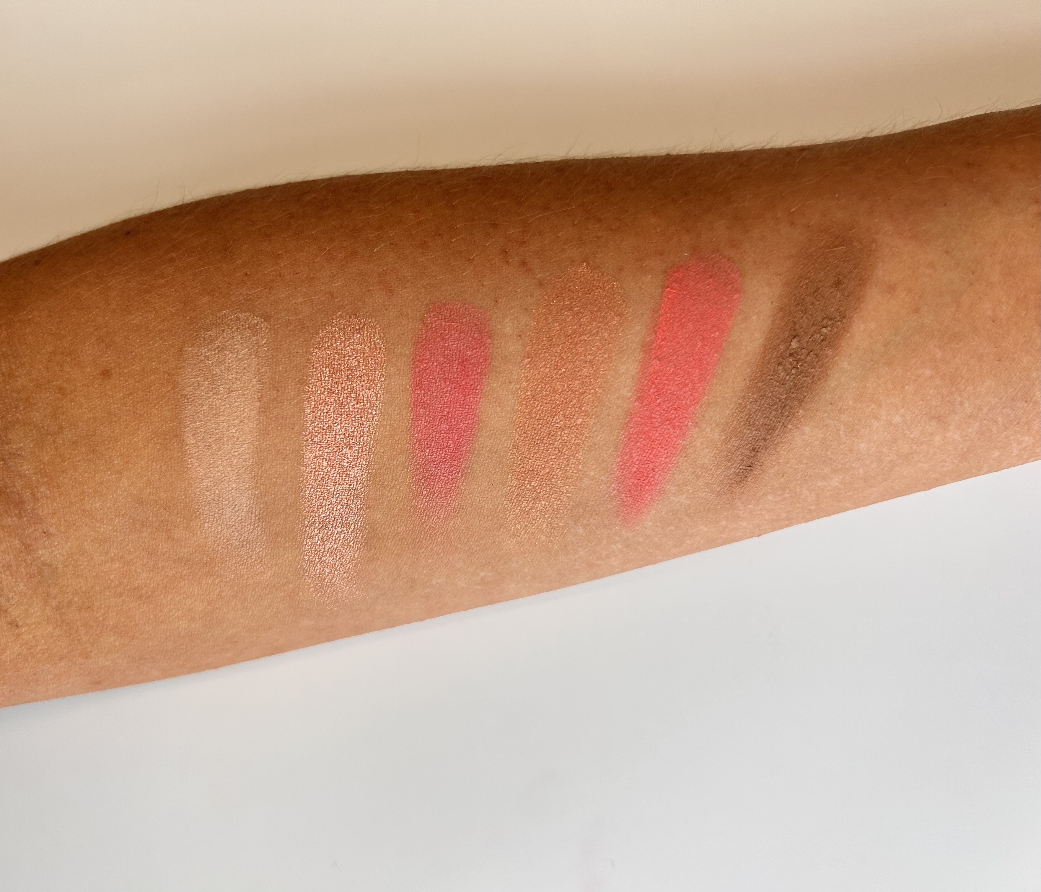 Hourglass Ambient Lighting Edit Unlocked Palettes 2024 Reviewed